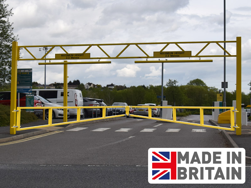 Heavy Duty Fixed Height Barrier with Swing Gate - Flowplates.co.uk
