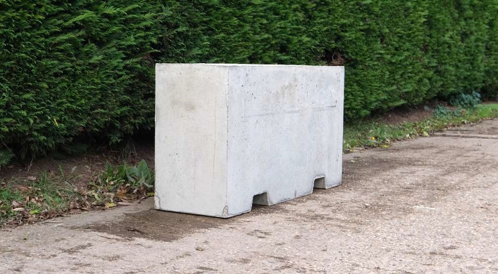 1.5m Concrete Stop Block - Flowplates.co.uk